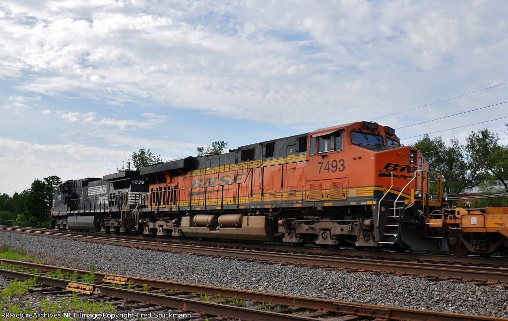 BNSF 7493